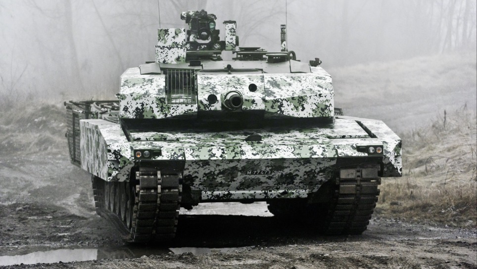 Turkish Leopard 2A4 firing on outskirts of Bulbul (Afrin/Syria ...